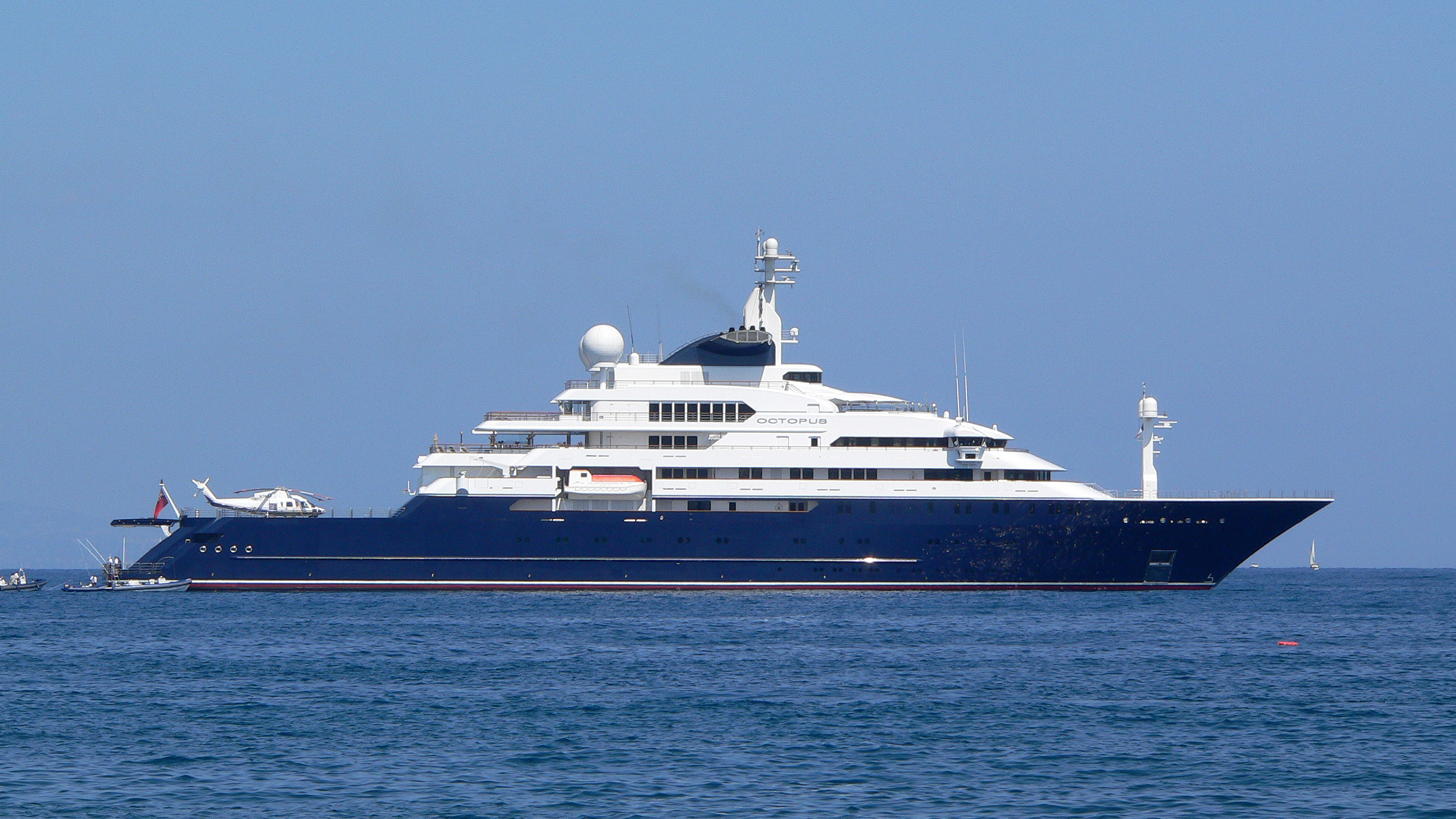 Paul Allen Yacht Submarine
