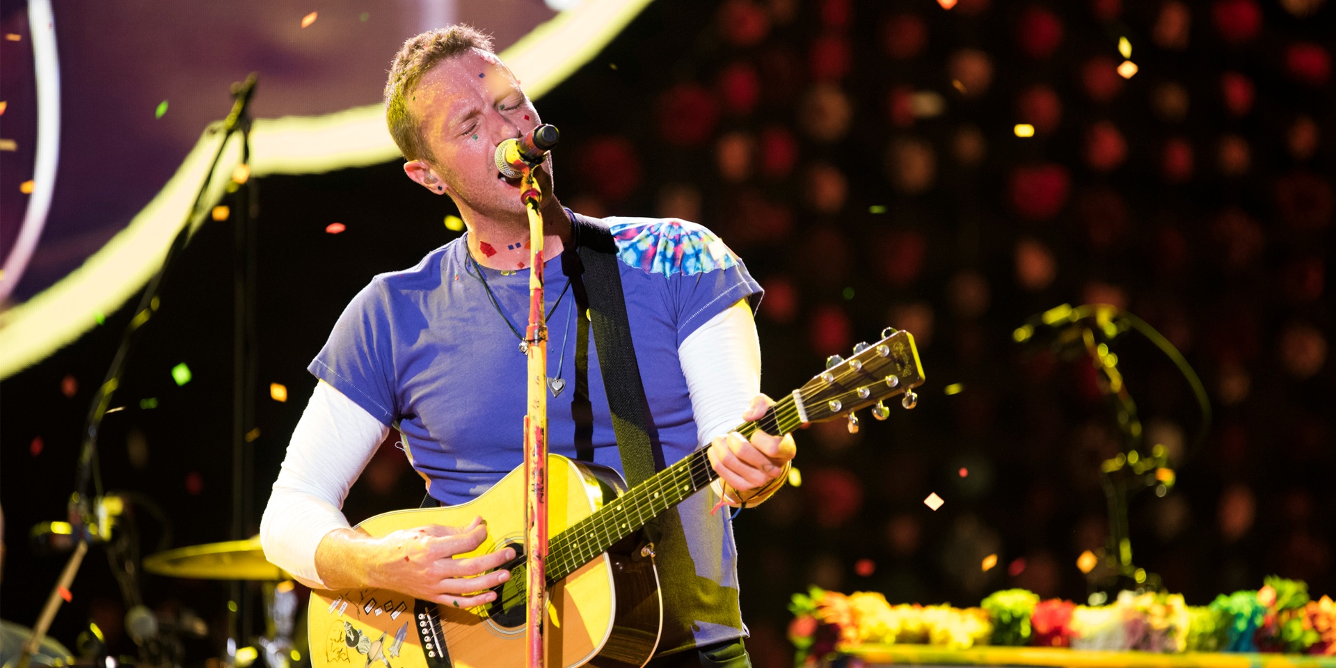 WATCH: Coldplay performs a song written about Singapore | Bandwagon