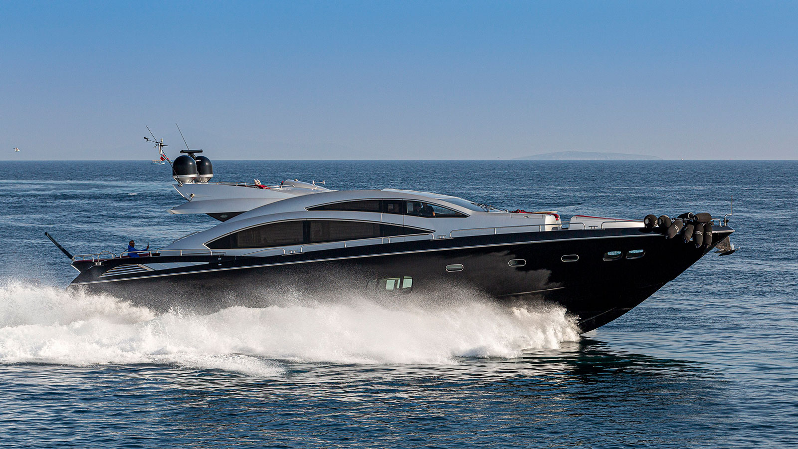 Sunseeker Predator Motor Yacht Instant Crush Sold